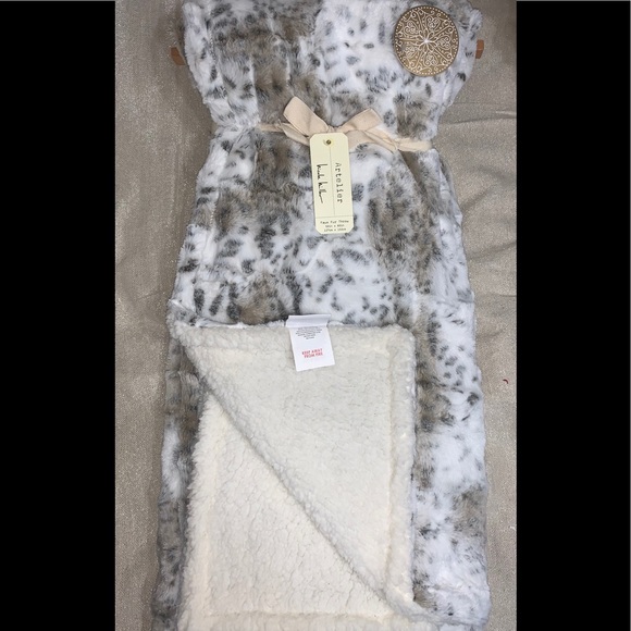 Nicole Miller | Bedding | Nicole Miller Snow Leopard Faux Fur Throw ...